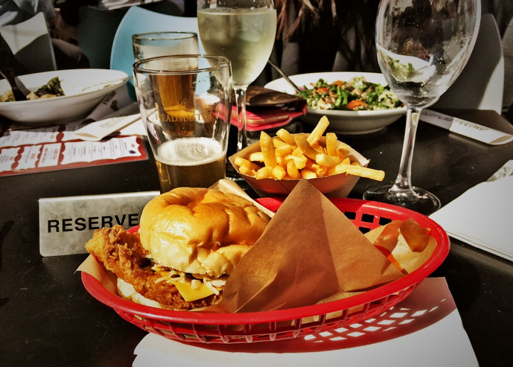 Lord Gladstone Hotel Pub Chicken Burger Review | Holy Cluck™